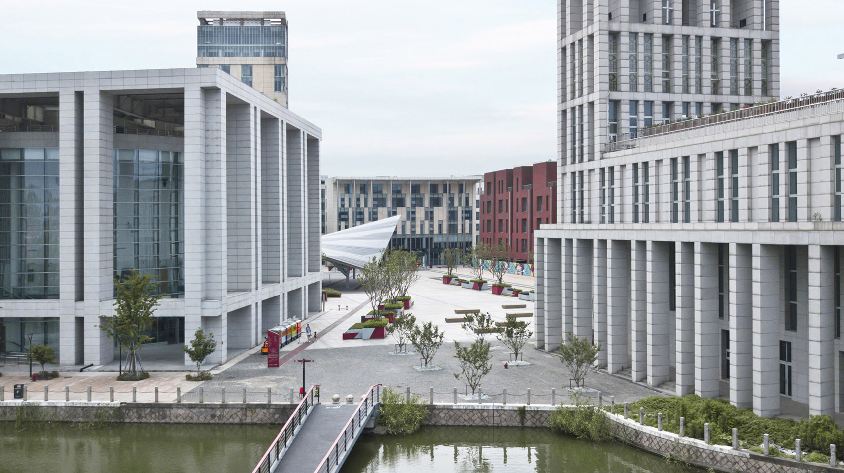 Anting New Town Central Square Renovation by Kokaistudios - 谷德设计网