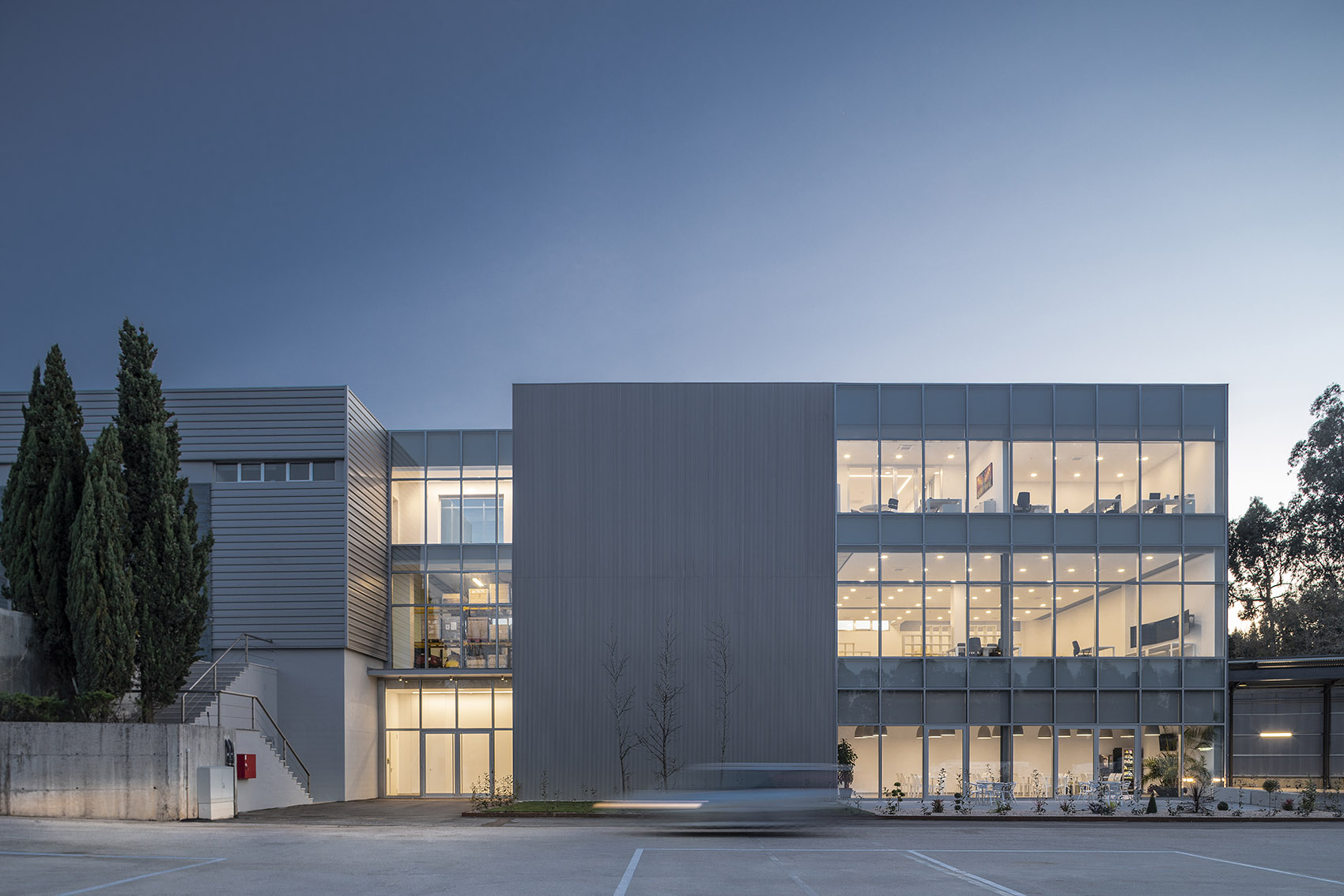 PRF’s Headquarters by Impare Arquitectura - 谷德设计网