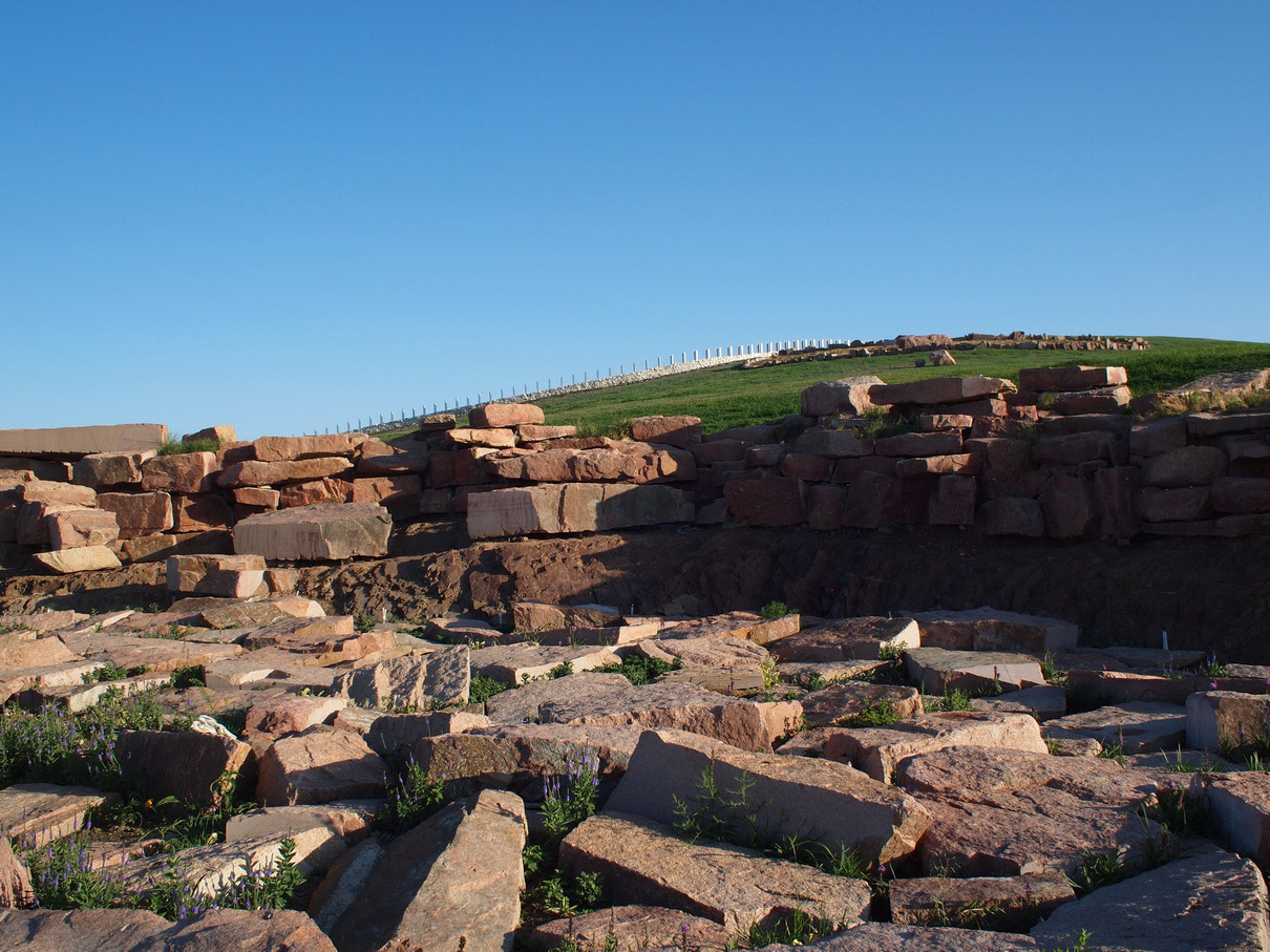 Xinjiang Bole Wenhua Road Roundabout, China by R-land - 谷德设计网