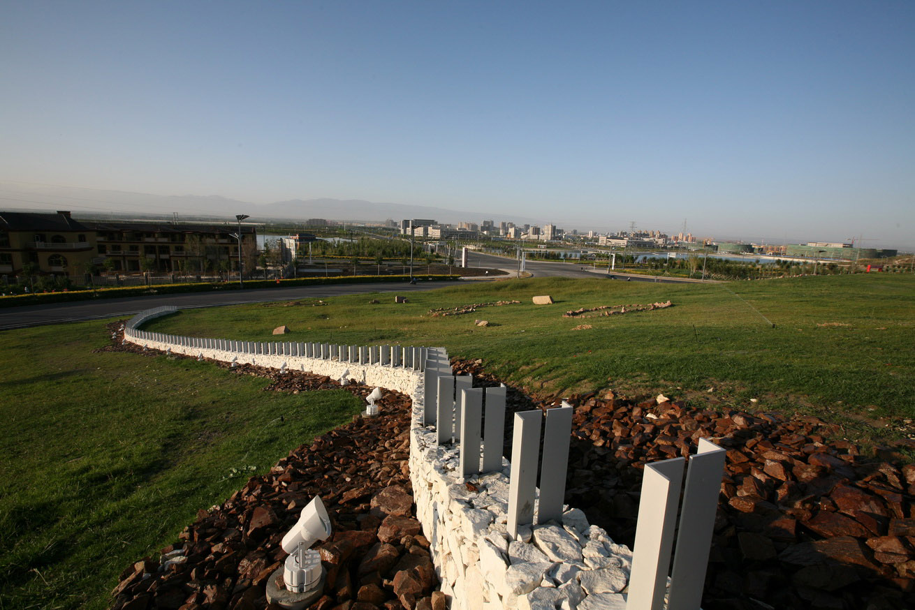 Xinjiang Bole Wenhua Road Roundabout, China by R-land - 谷德设计网