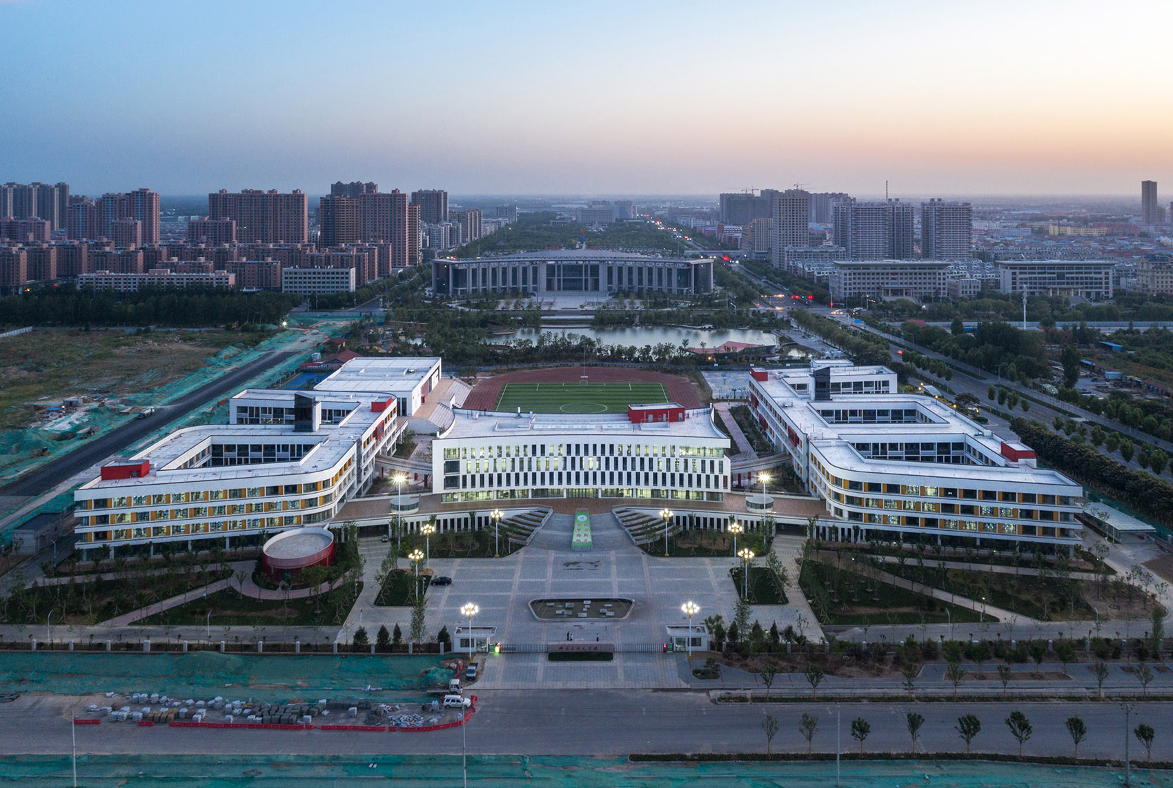 Jiyang Xinyuan School, China by BPD - 谷德设计网