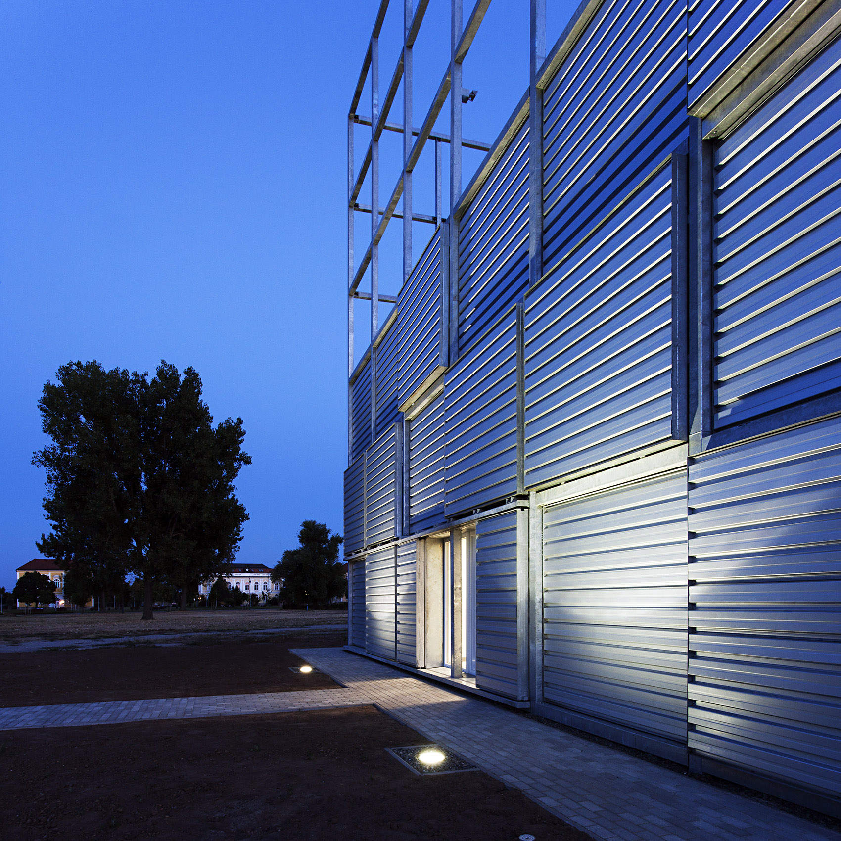 DEM power engineering laboratory building by NAPUR Architect - 谷德设计网