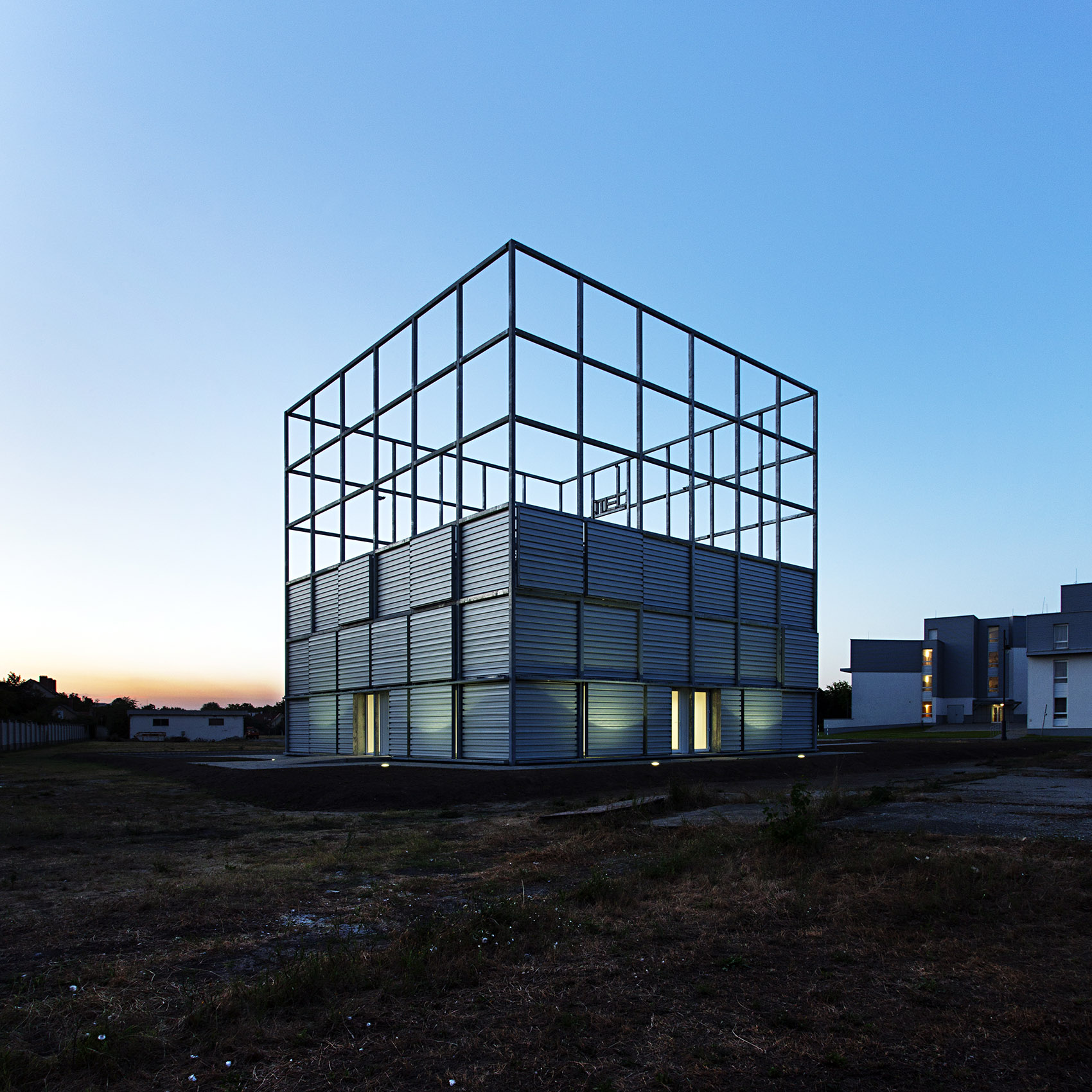 DEM power engineering laboratory building by NAPUR Architect - 谷德设计网
