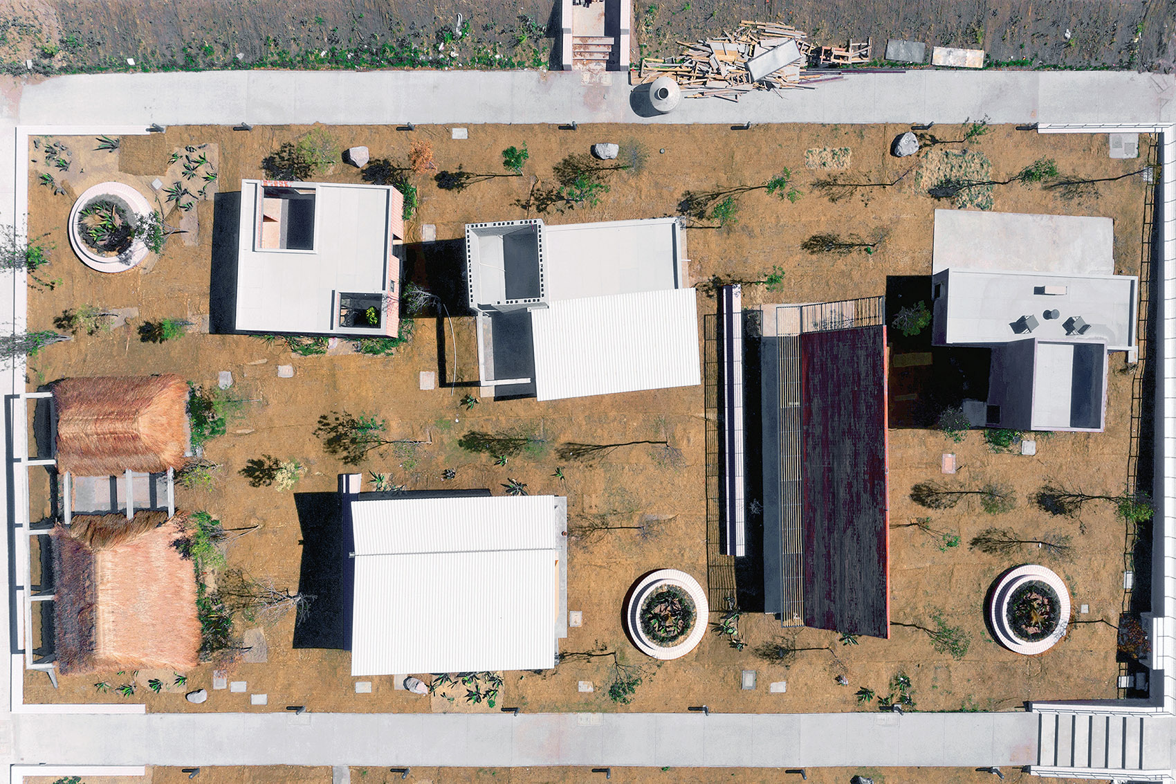 Housing No. 8 (Laboratorio de Vivienda) by MOS - 谷德设计网