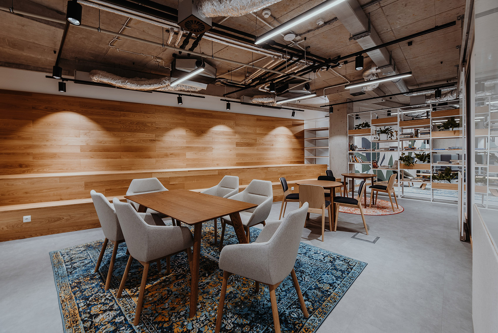 Intive office by MIXD - 谷德设计网