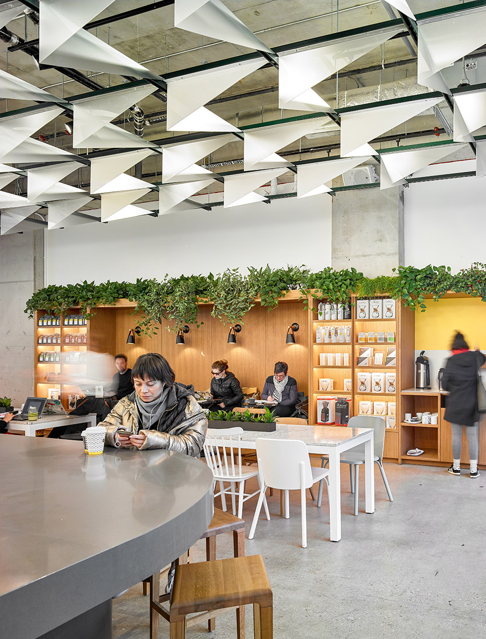 Pilot Coffee Roasters cafés by Williamson Williamson Inc. - 谷德设计网