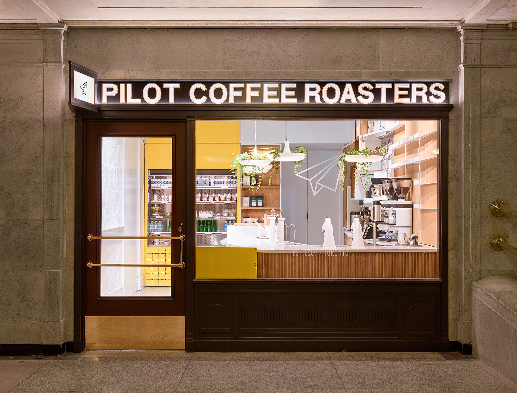 Pilot Coffee Roasters cafés by Williamson Williamson Inc. - 谷德设计网