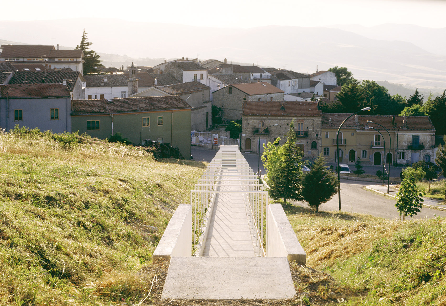 Pedestrian Path at Orsara di Puglia, Foggia by Raimondo Guidacci - 谷德设计网