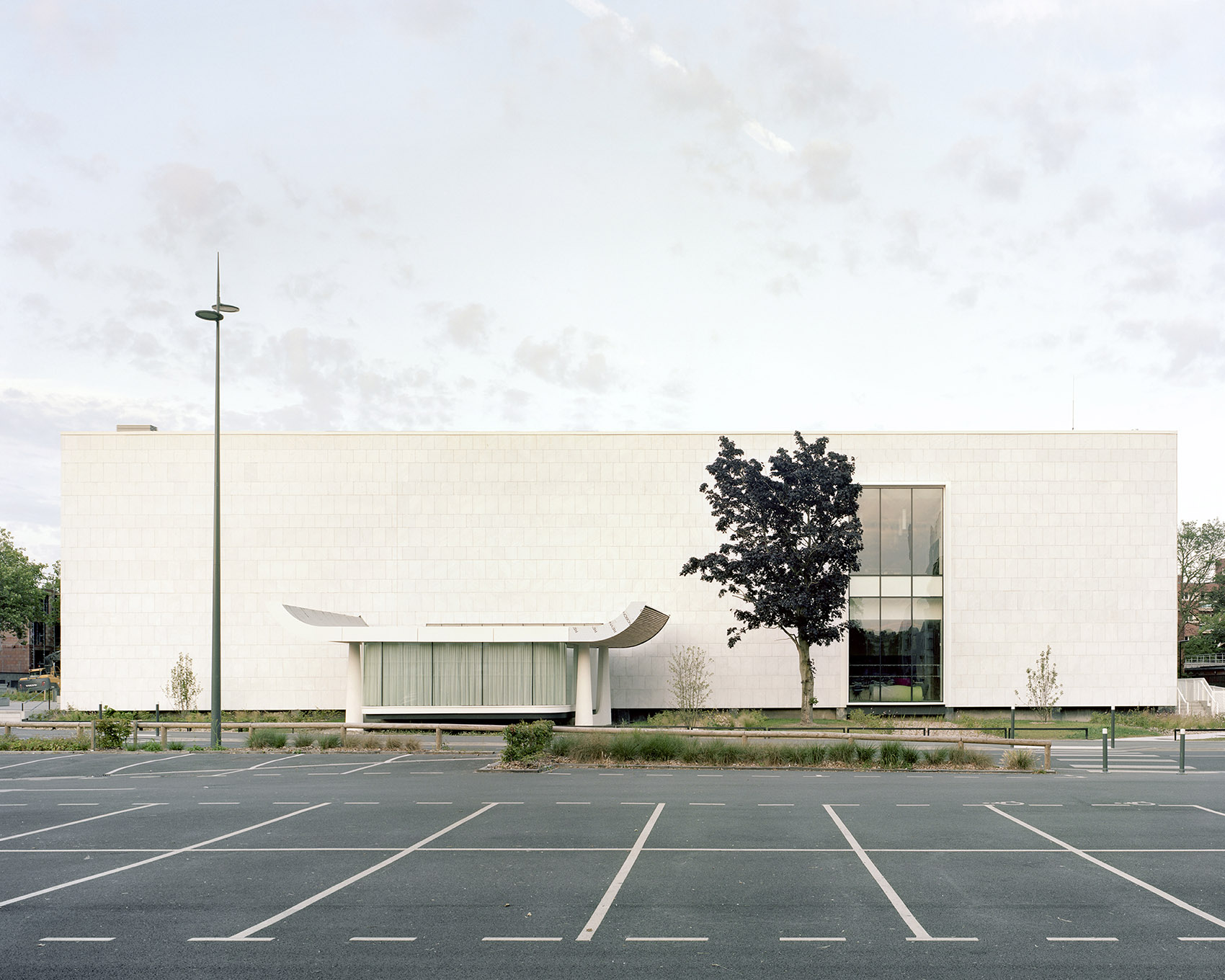 Transformation of the Museum of Fine Arts of Dunkirk into a library by ...
