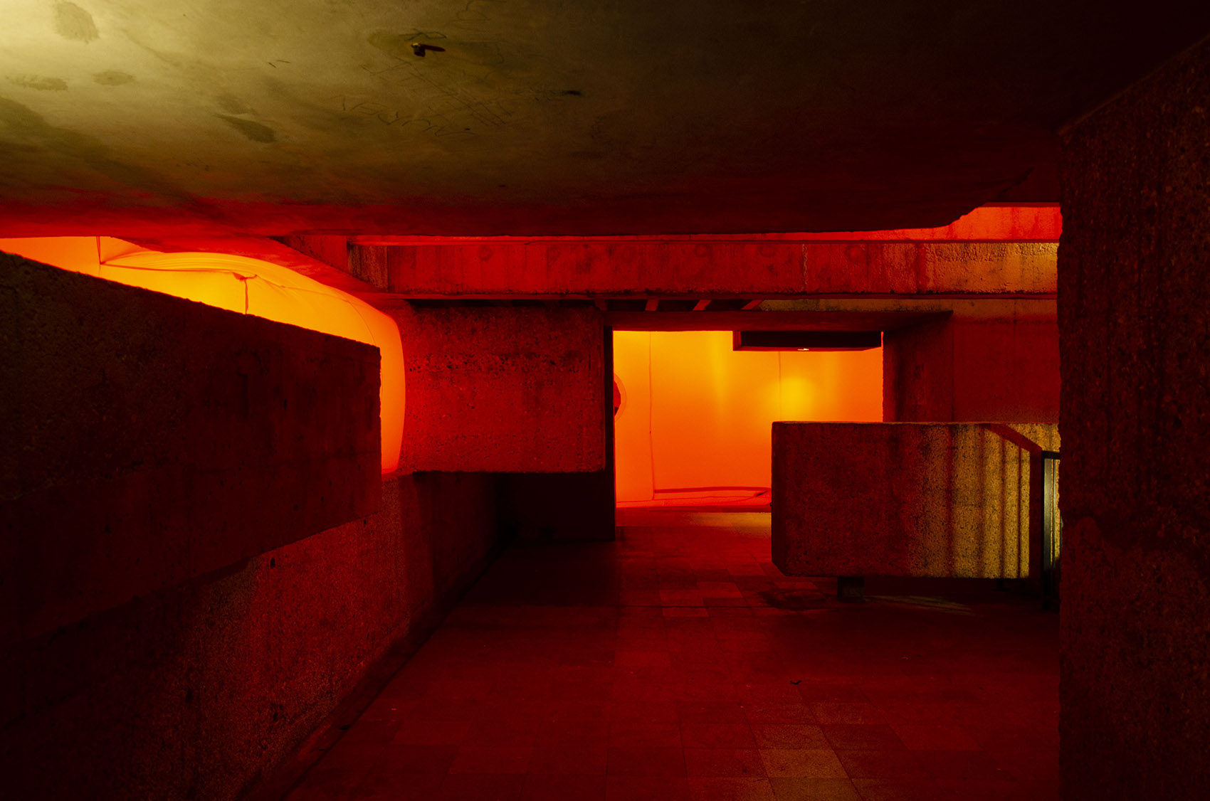 To continue the Apollo Pavilion celebrations by Steve Messam - 谷德设计网