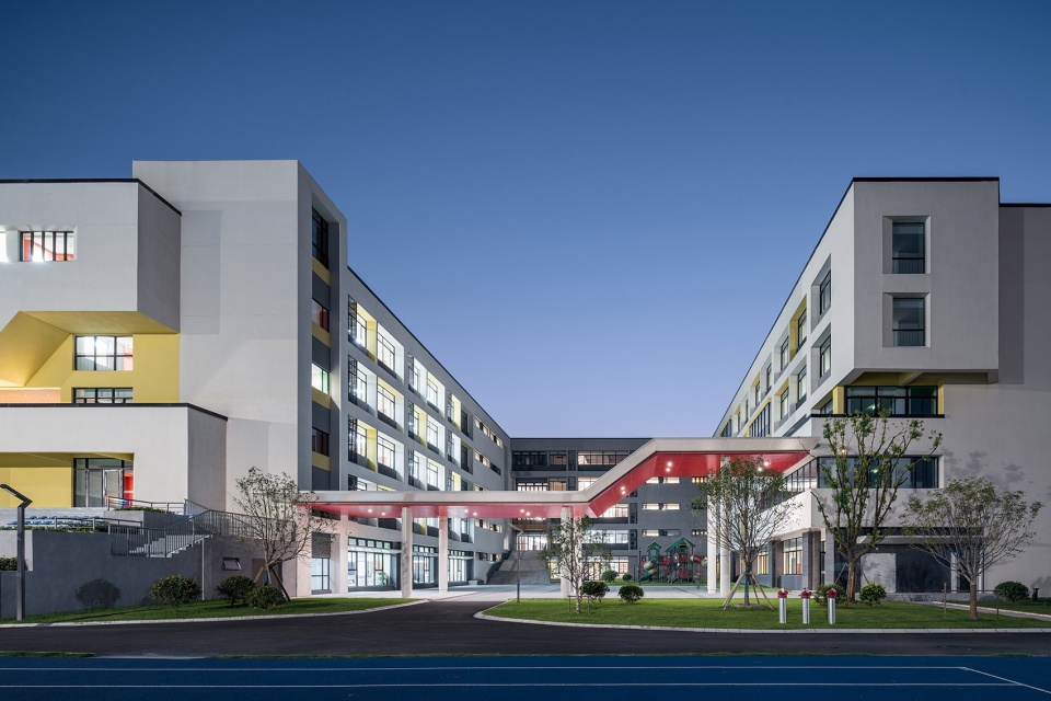 Shanghai United International School, Qingpu Campus, China by ToBe ...