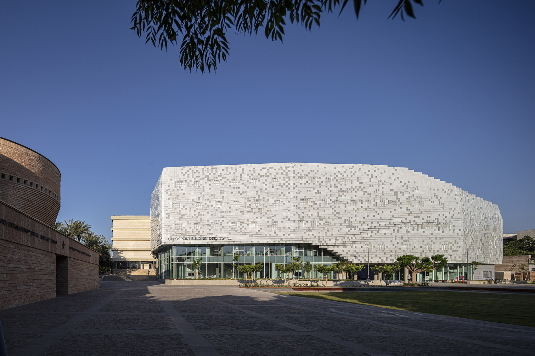 Check Point Building by Kimmel Eshkolot Architects - 谷德设计网