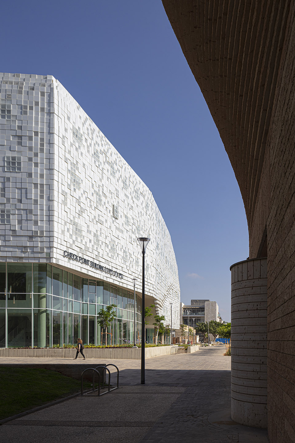 Check Point Building by Kimmel Eshkolot Architects - 谷德设计网