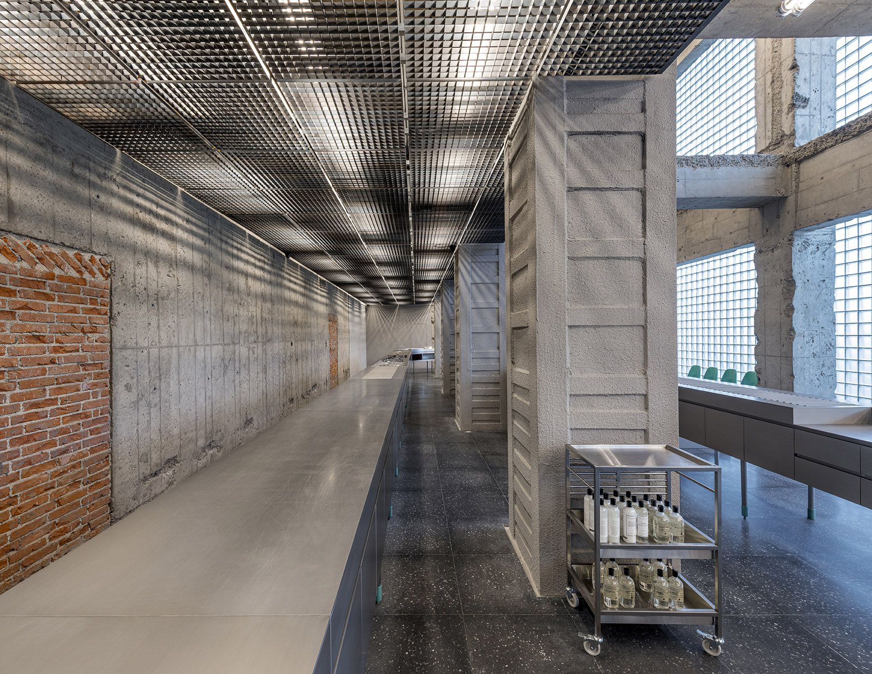 HARMAY cosmetics retail store, China by AIM Architecture - 谷德设计网