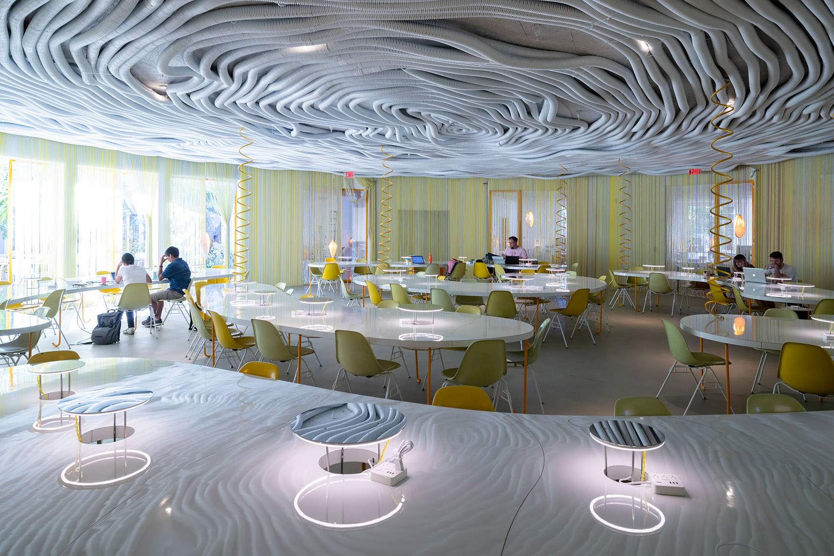 Second Home Offices in Hollywood by Selgascano - 谷德设计网