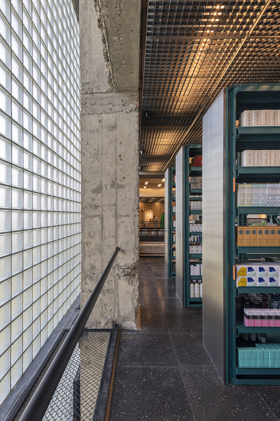 HARMAY cosmetics retail store, China by AIM Architecture - 谷德设计网