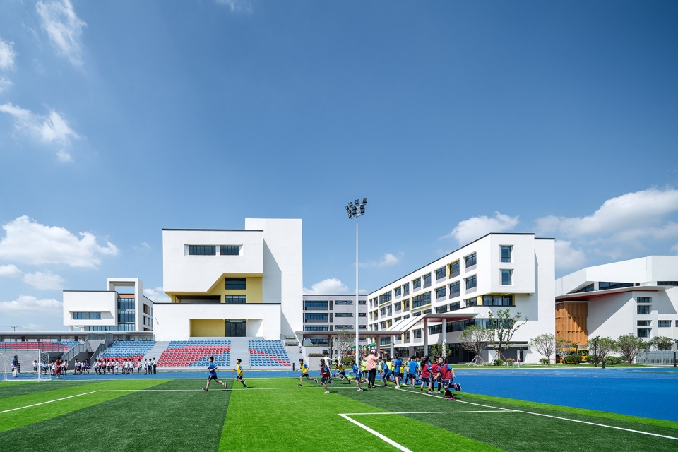 Shanghai United International School, Qingpu Campus, China by ToBe ...