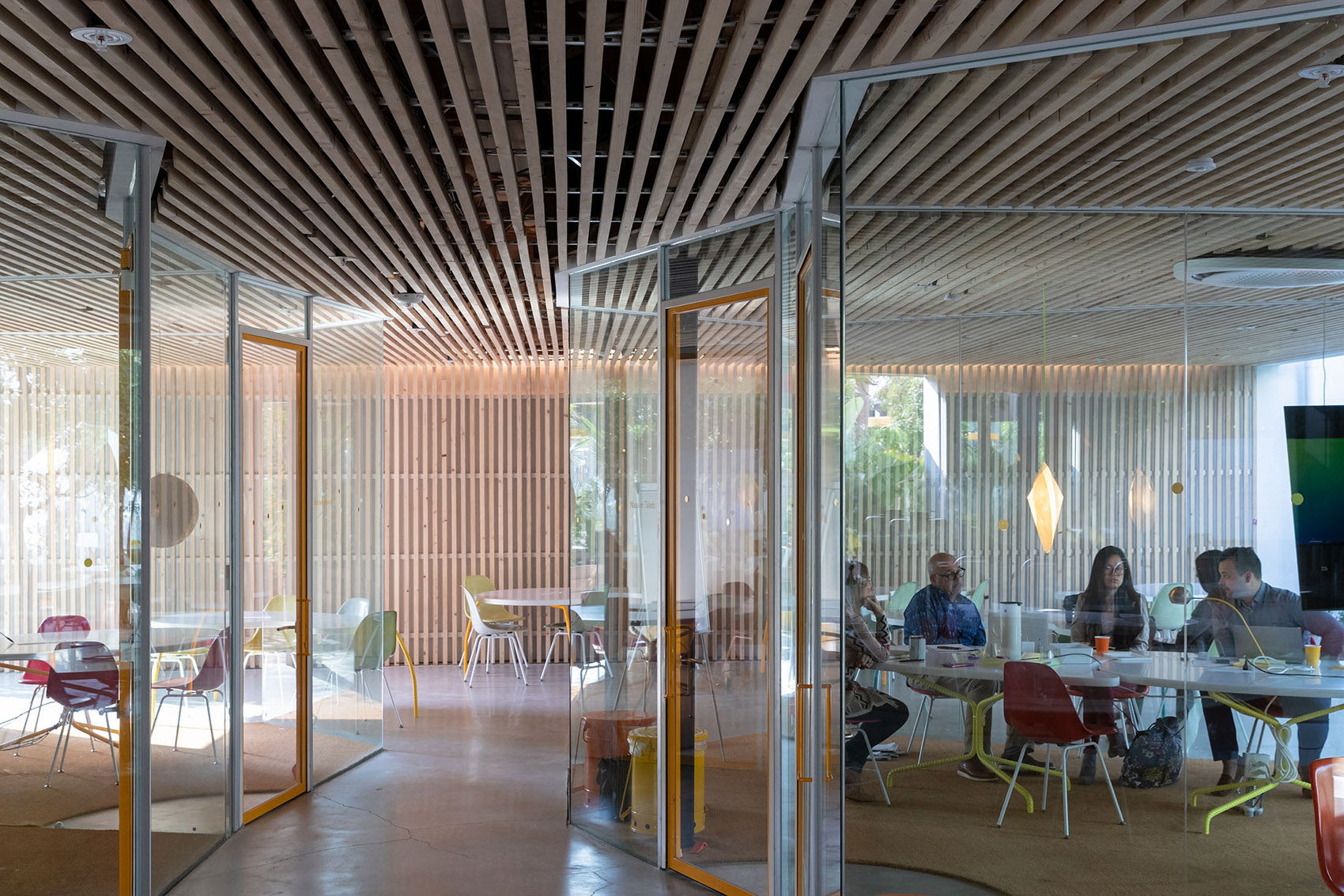 Second Home Offices in Hollywood by Selgascano - 谷德设计网