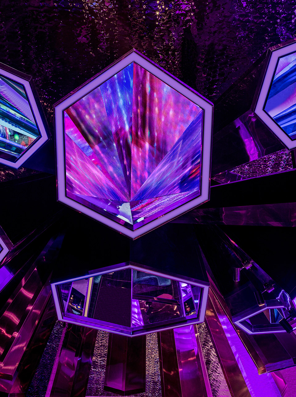 Tian Yue KTV, China by SPACE³ INTERIOR DESIGN - 谷德设计网