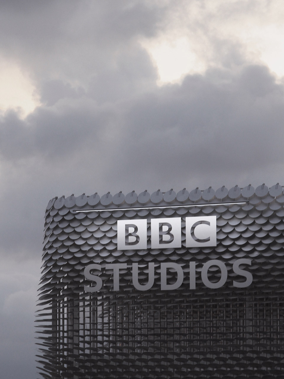 BBC Studios Pavilion by Giles Miller Studio - 谷德设计网