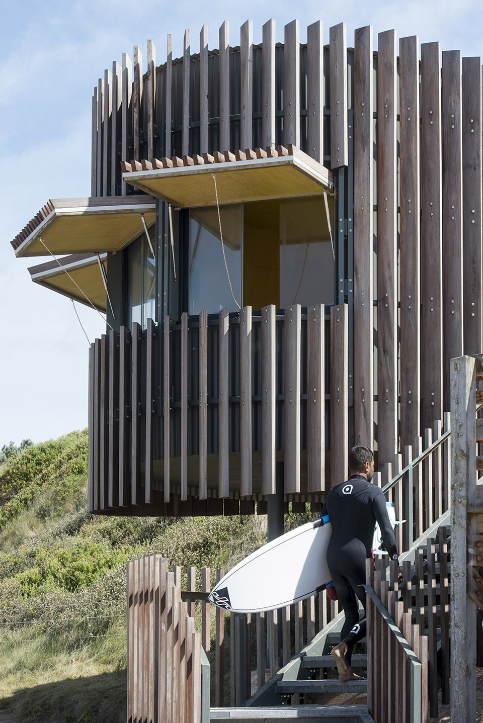 Smiths Beach Surf Life Saving Tower by MRTN Architects - 谷德设计网