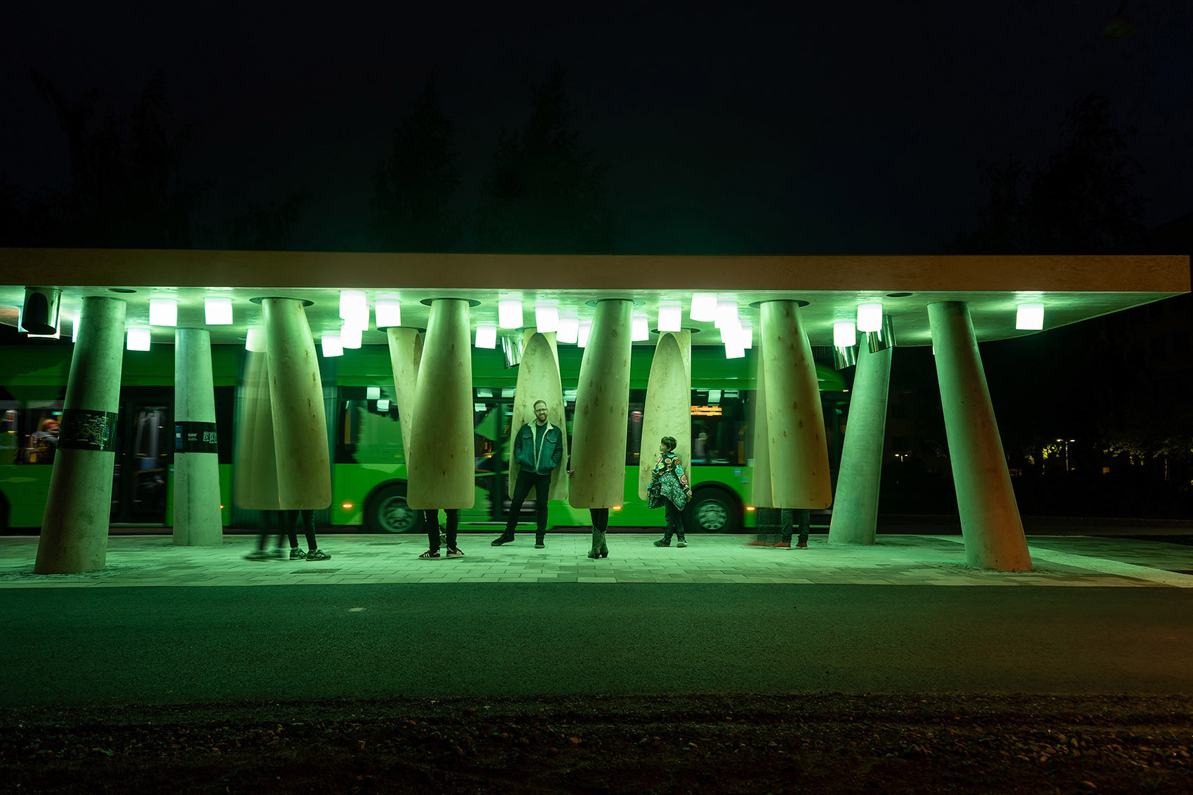 “Station of Being”智能公交站，瑞典 / Rombout Frieling lab & RISE Interactive ...