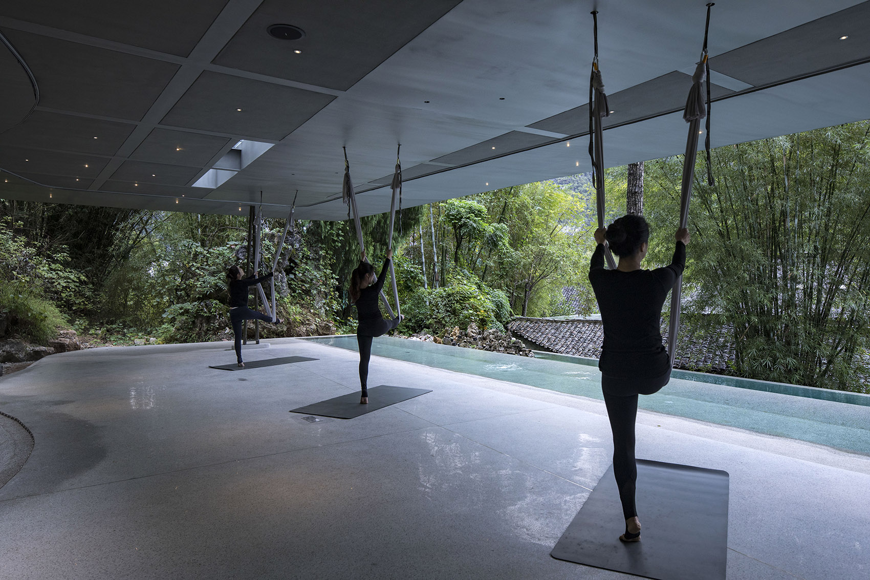 Pavilion for Yoga and Pool in XY Yunlu Hotel, China by Atelier Liu ...