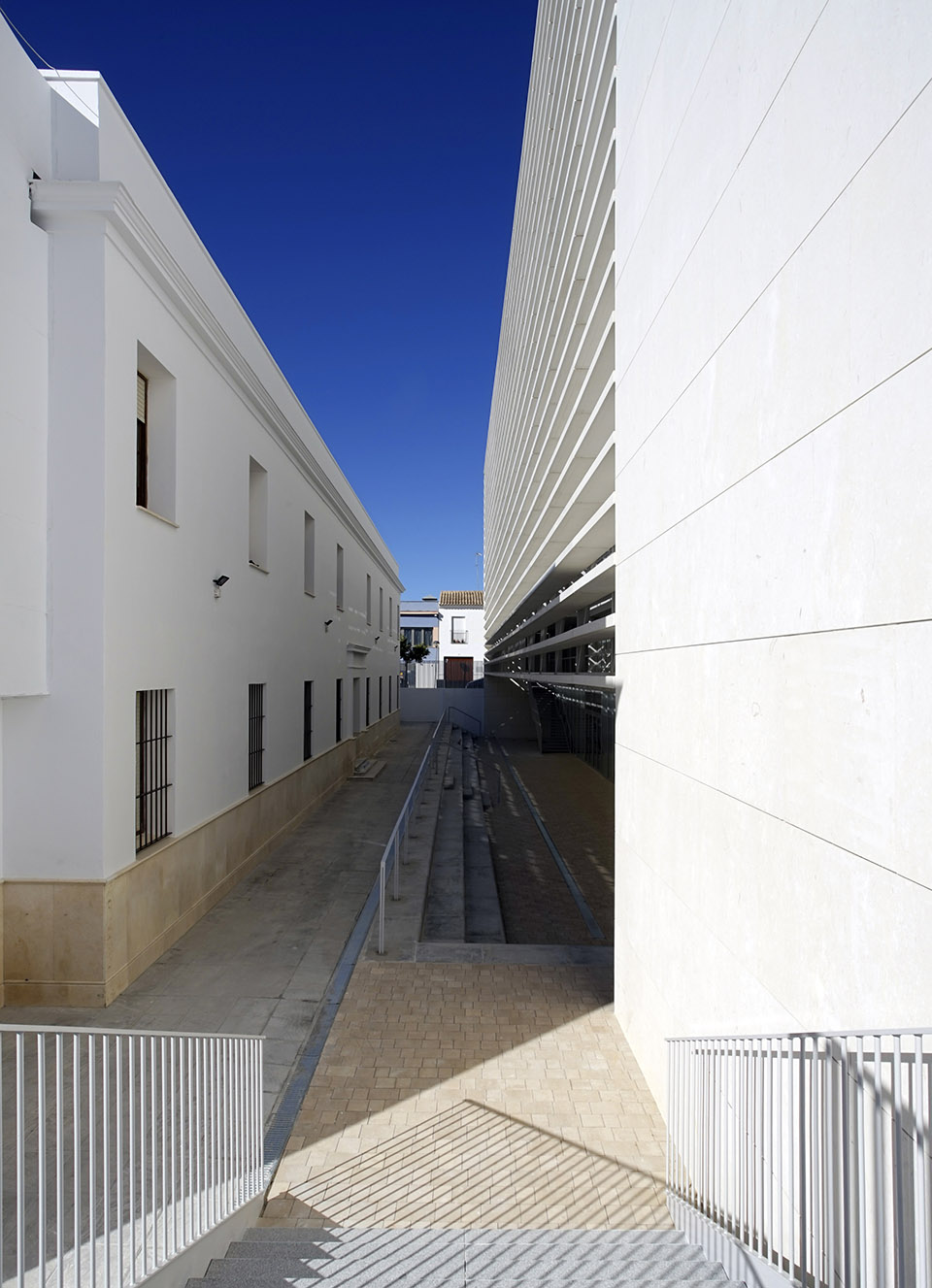 Osuna University School by UNIA ARQUITECTOS - 谷德设计网