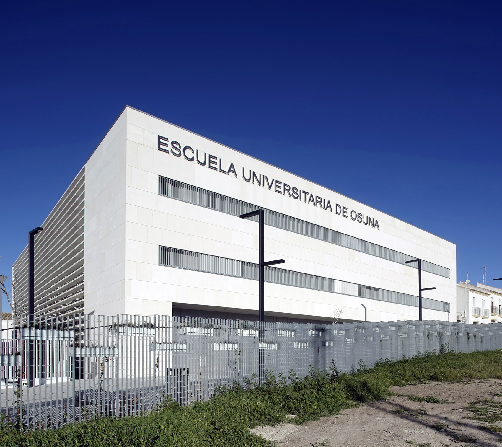 Osuna University School by UNIA ARQUITECTOS - 谷德设计网