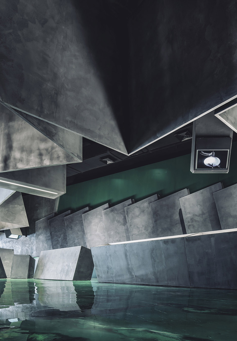 Zhongshan Lupard Lighting Flagship Store, China by CUN DESIGN - 谷德设计网