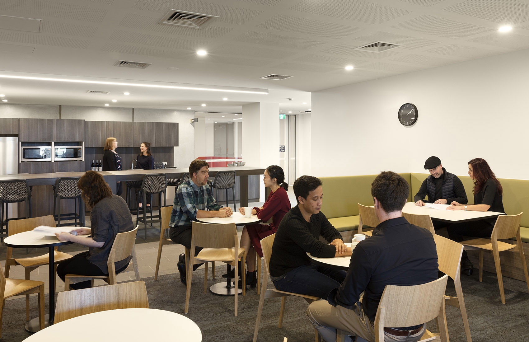 Victorian Cricket and Community Centre by Cox Architecture - 谷德设计网