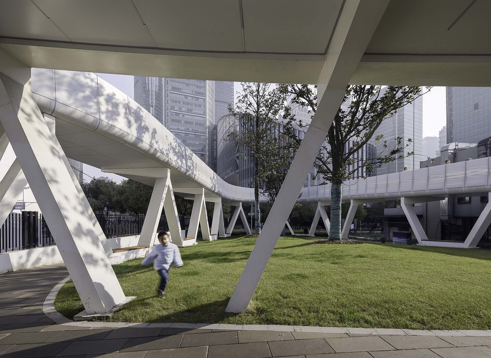 Interweaving Flows – Pedestrian Bridge over Shanghai Taitong Ferry ...