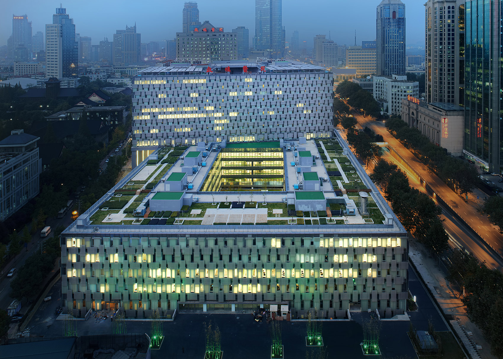 Nanjing Drum Tower Hospital, China by Lemanarc SA - 谷德设计网