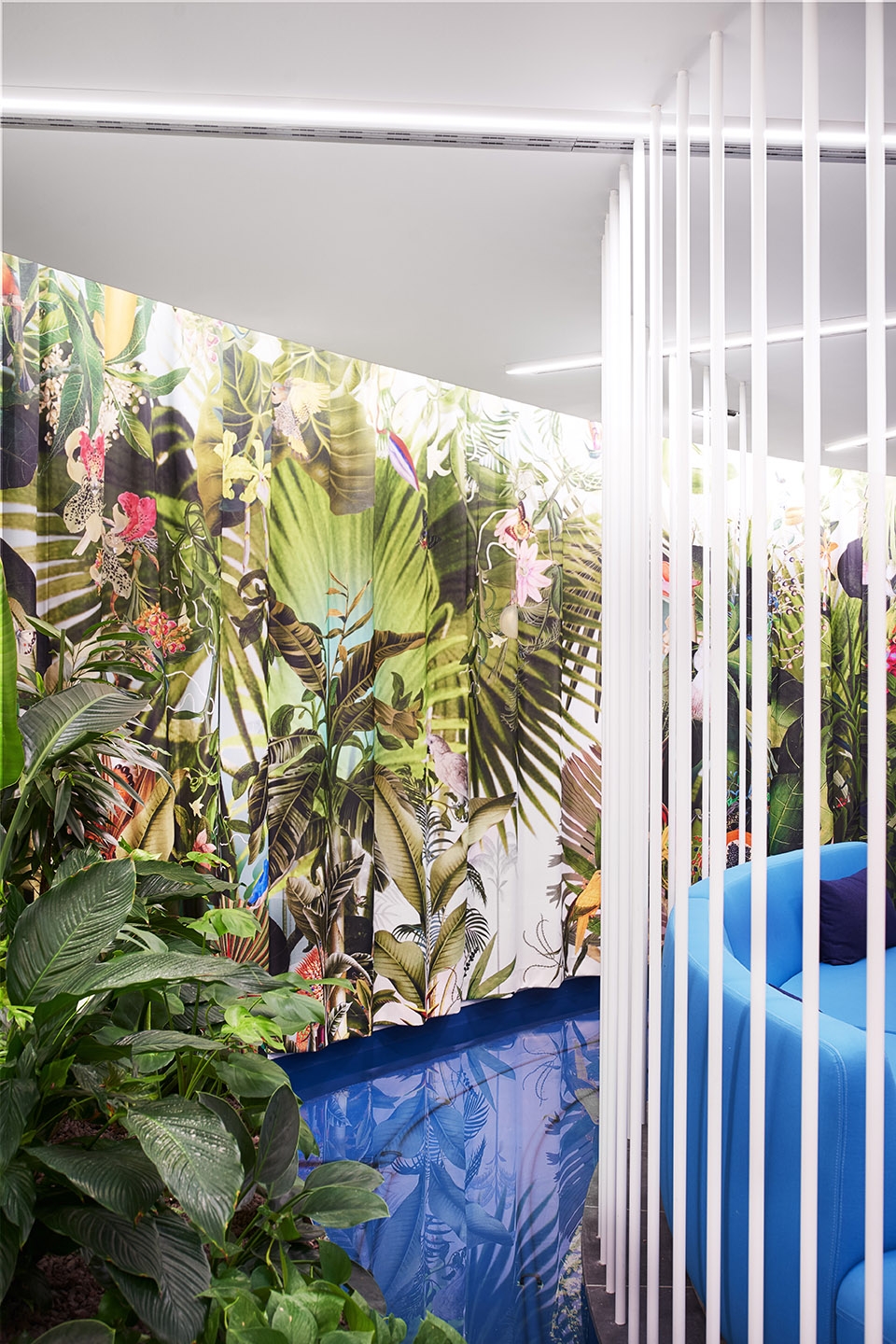 The New Headquarters of Roman Klis Design by Ippolito Fleitz Group - 谷德设计网