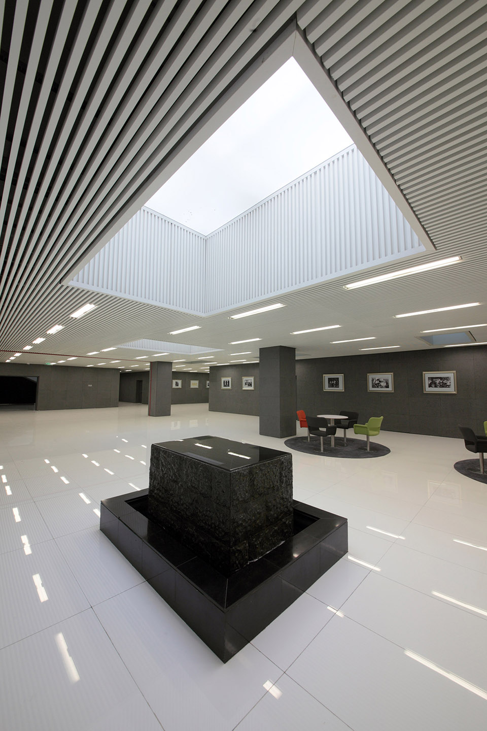 Nanjing Drum Tower Hospital, China by Lemanarc SA - 谷德设计网