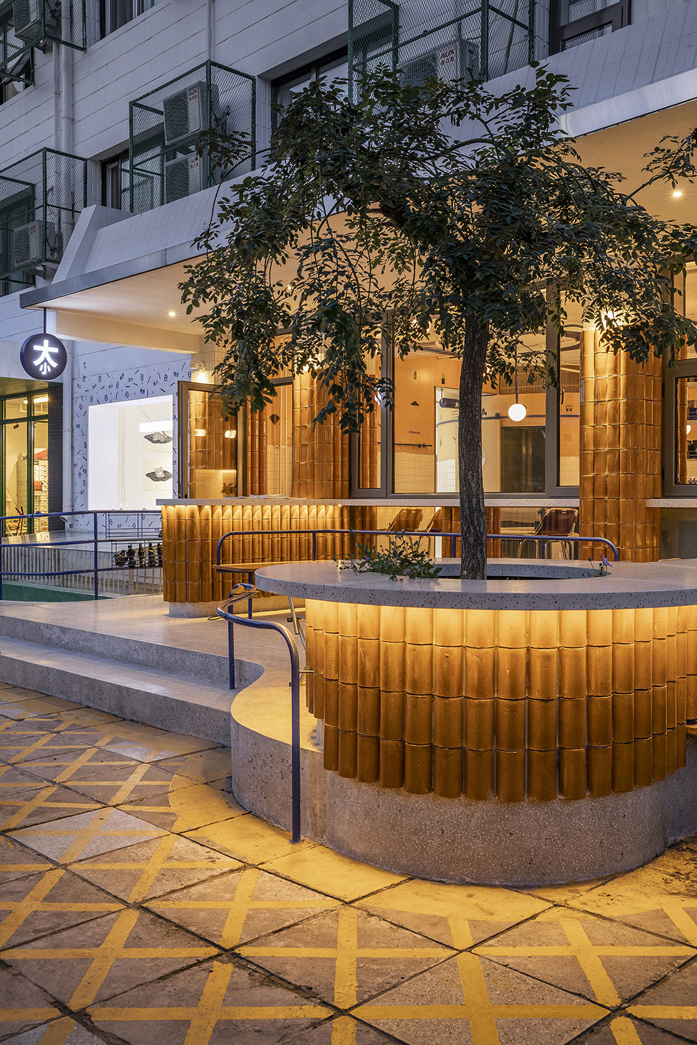 BigSmall Coffee Beiluoguxiang, China by designRESERVE - 谷德设计网