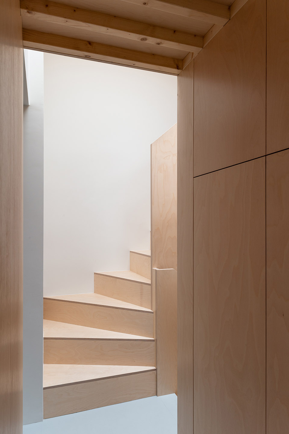 Two and a Half Storey House by Bradley Van Der Straeten - 谷德设计网