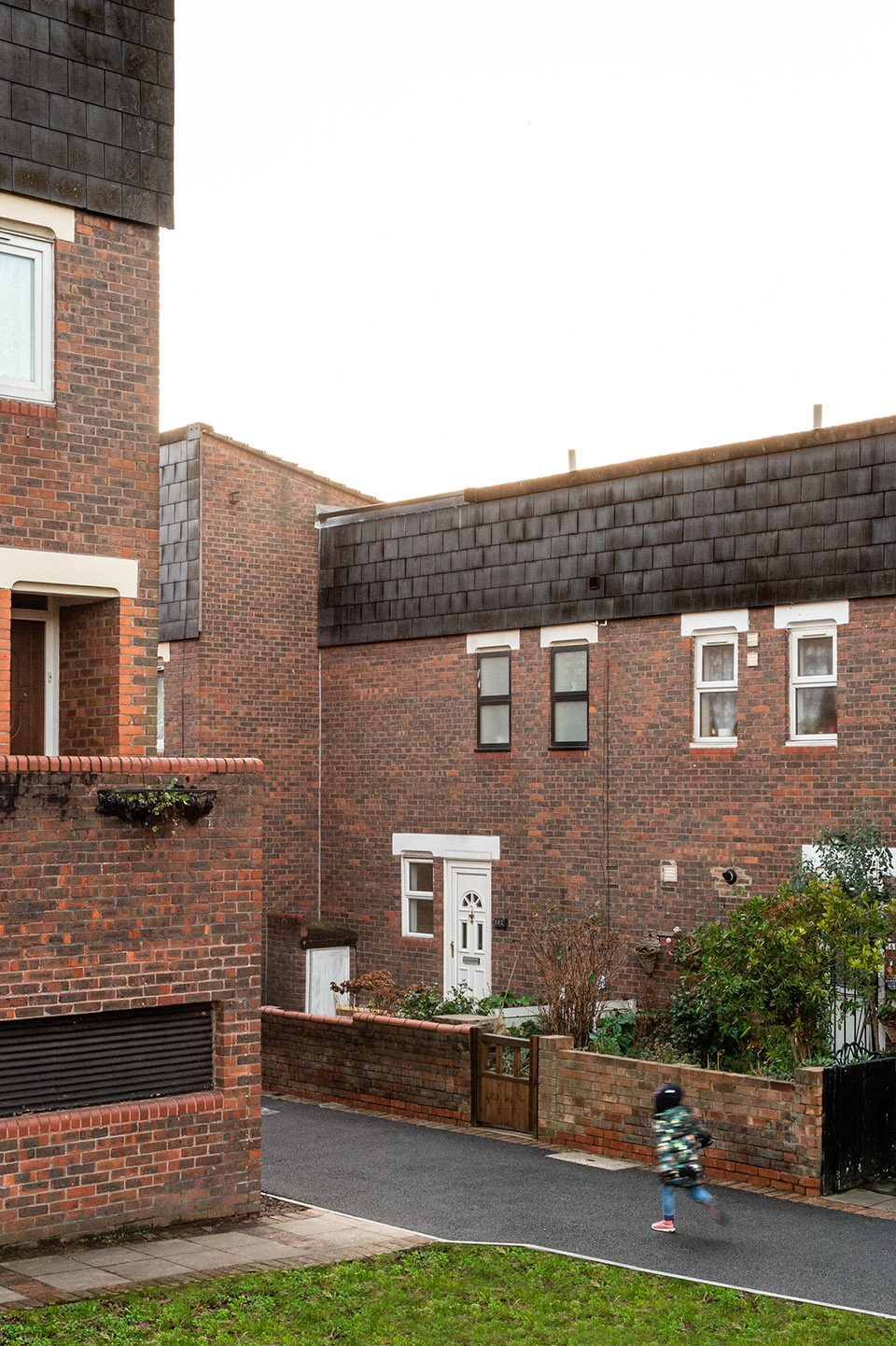Two and a Half Storey House by Bradley Van Der Straeten - 谷德设计网