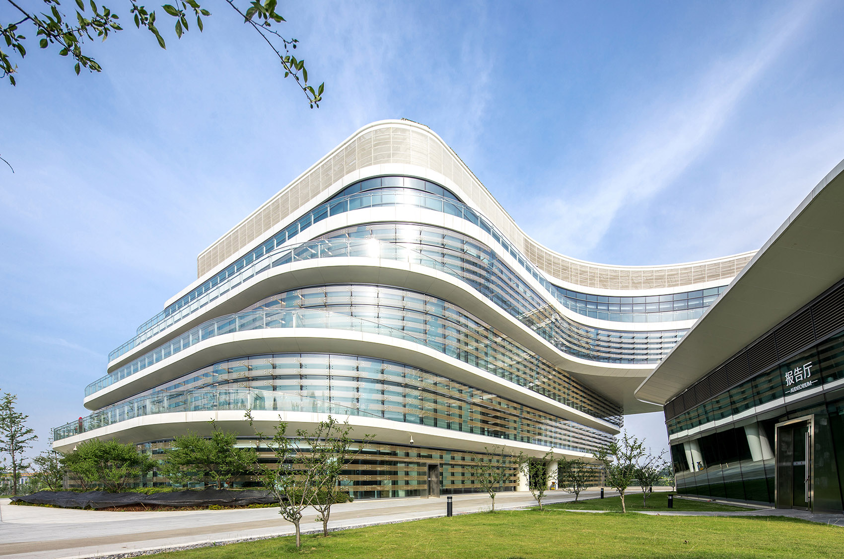 Huawei Nanjing Research & Development Center, China by AECOM - 谷德设计网