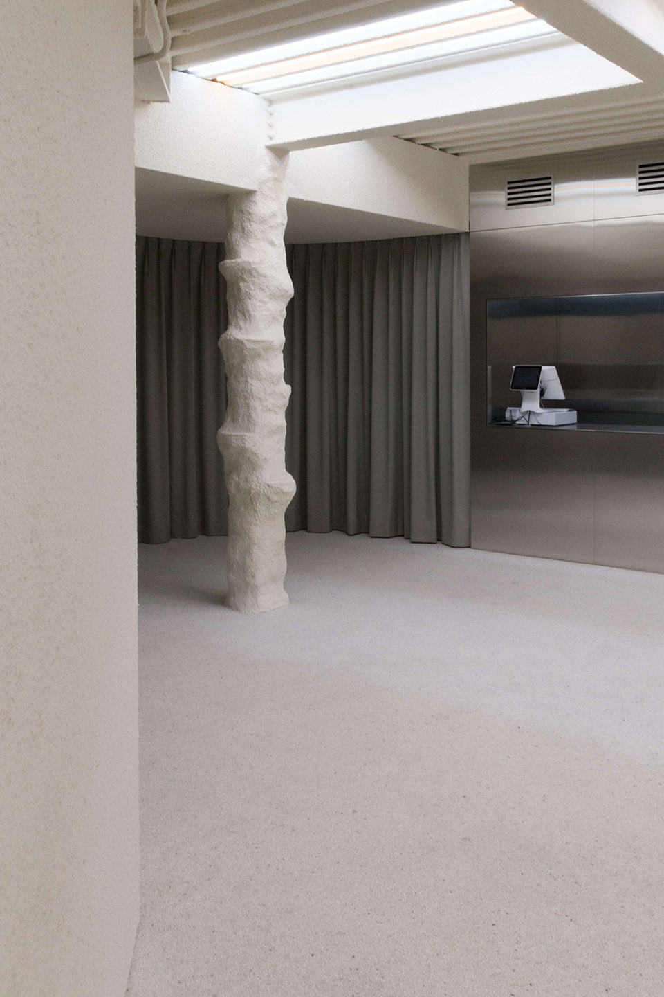 Andersson Bell Flagship Store by Creative Studio Unravel - 谷德设计网