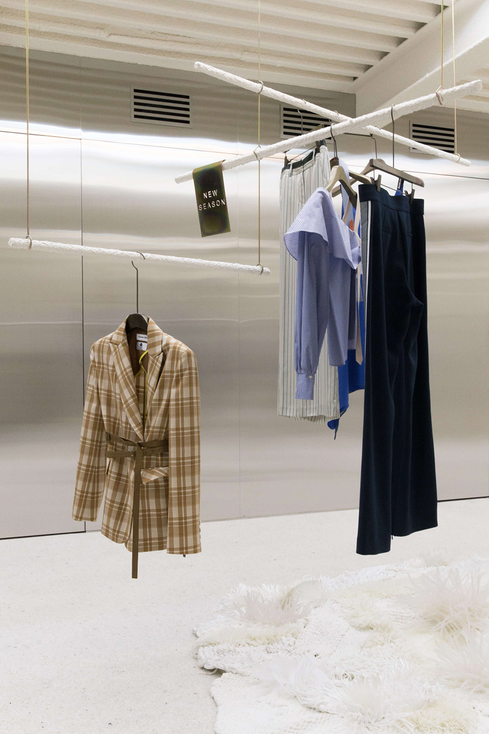 Andersson Bell Flagship Store by Creative Studio Unravel - 谷德设计网