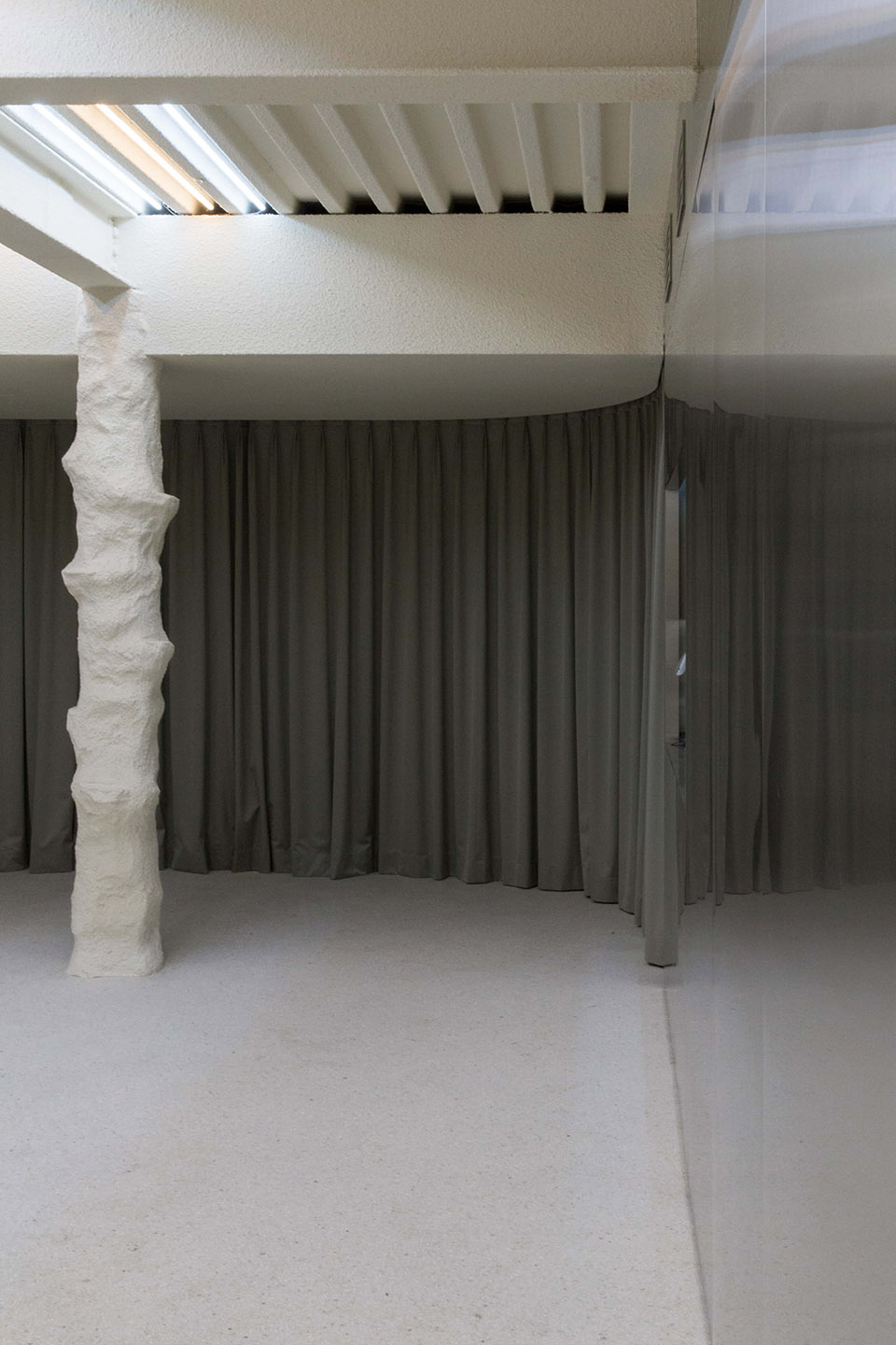 Andersson Bell Flagship Store by Creative Studio Unravel - 谷德设计网