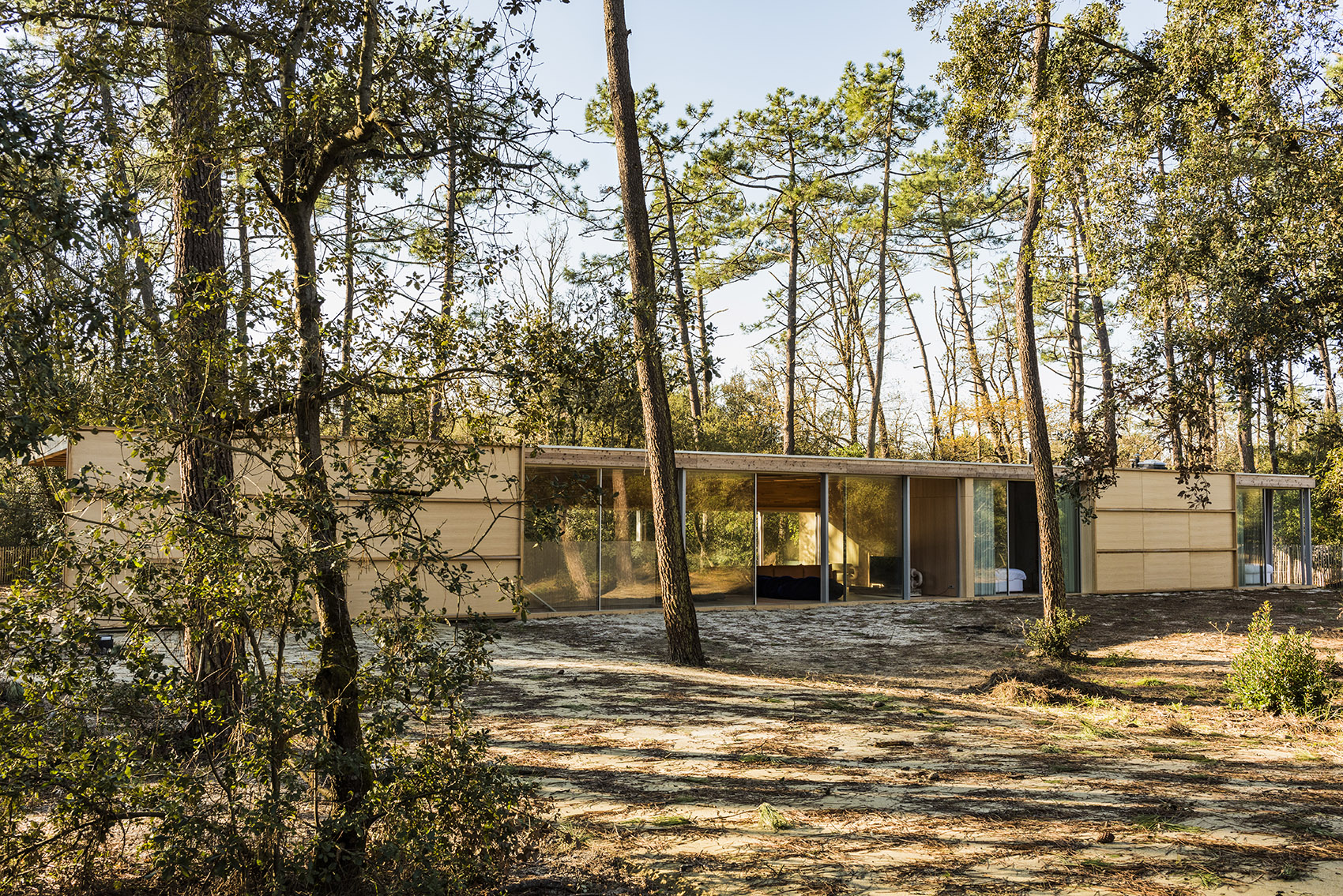 Wooden Villa at Soulac-sur-Mer by Nicolas Dahan - 谷德设计网