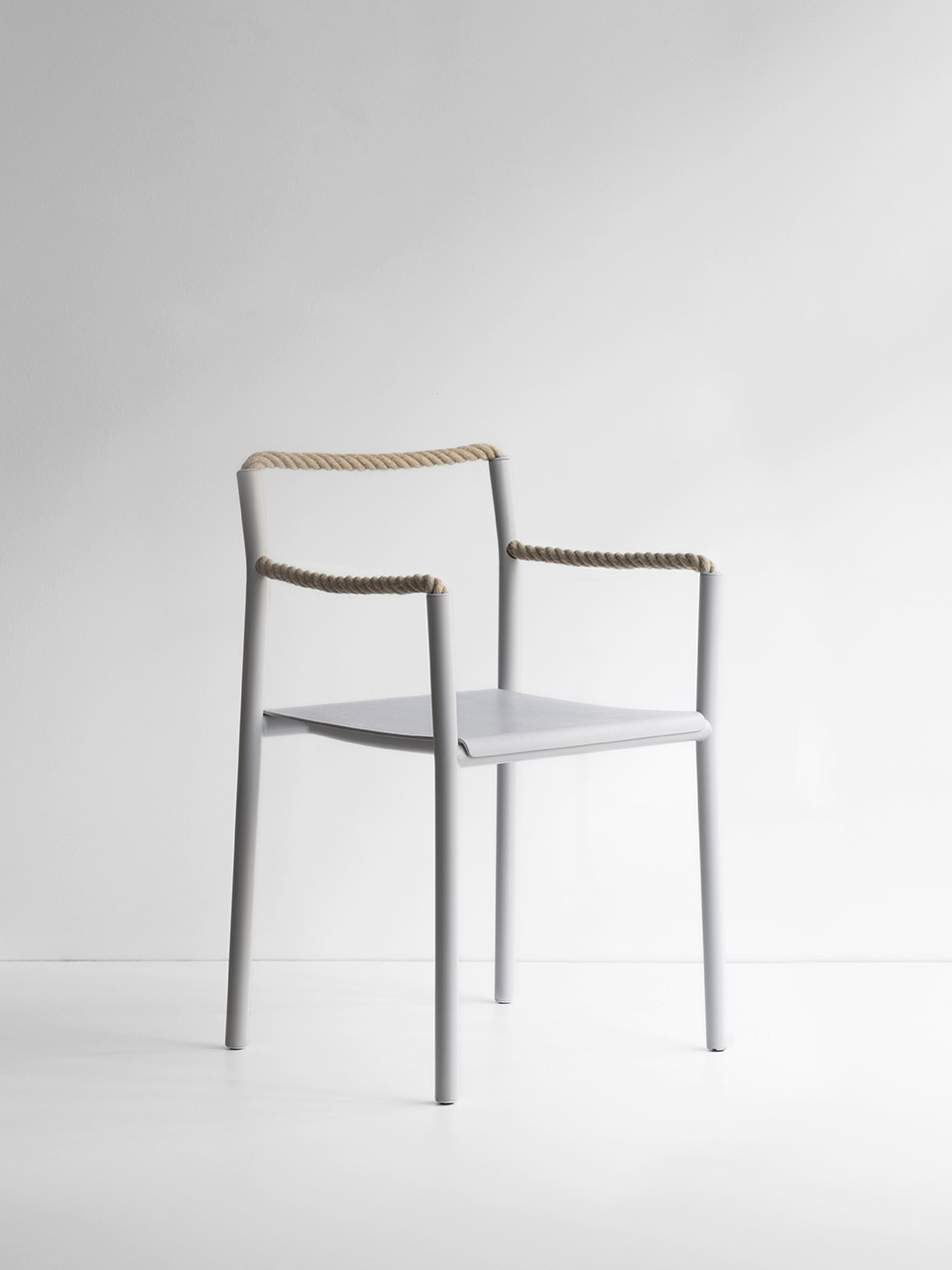 Artek: Rope Chair And Tupla Wall Hook by Ronan & Erwan Bouroullec - 谷德设计网