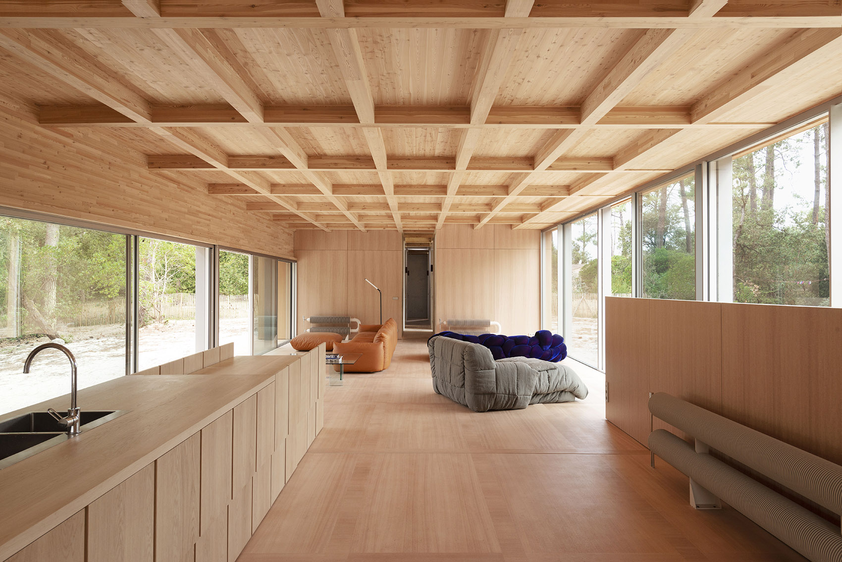 Wooden Villa at Soulac-sur-Mer by Nicolas Dahan - 谷德设计网