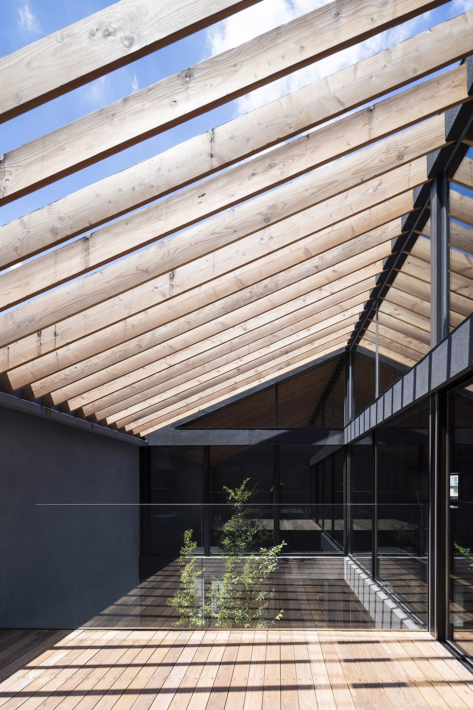 Leaf House by Apollo Architects & Associates - 谷德设计网