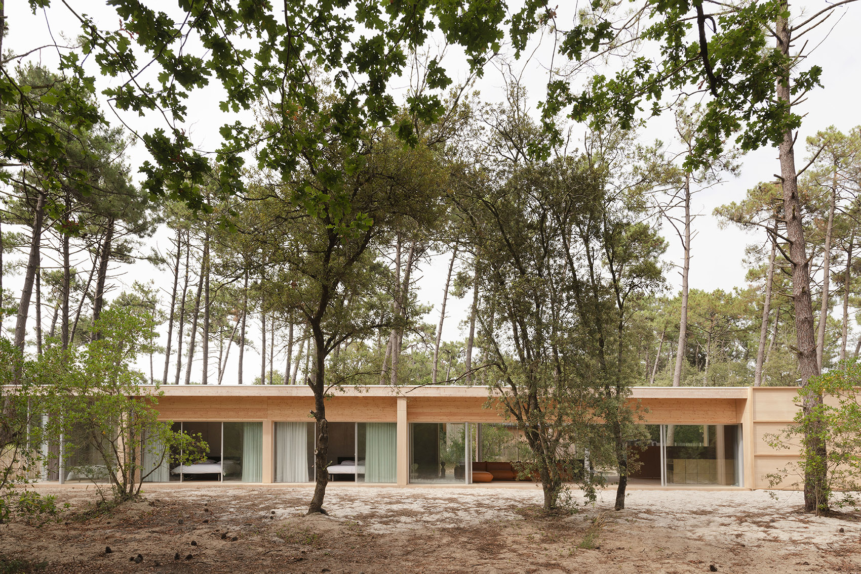Wooden Villa at Soulac-sur-Mer by Nicolas Dahan - 谷德设计网