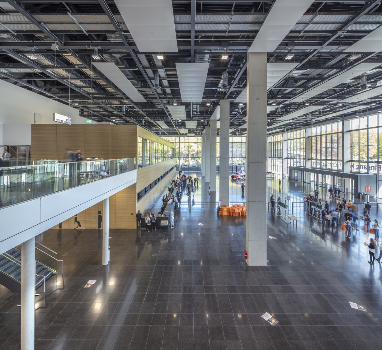 New Entrance to Messe Dortmund Westfalenhallen by HPP Architects - 谷德设计网