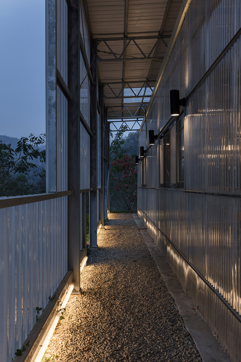 In – Between by J.R Architects - 谷德设计网
