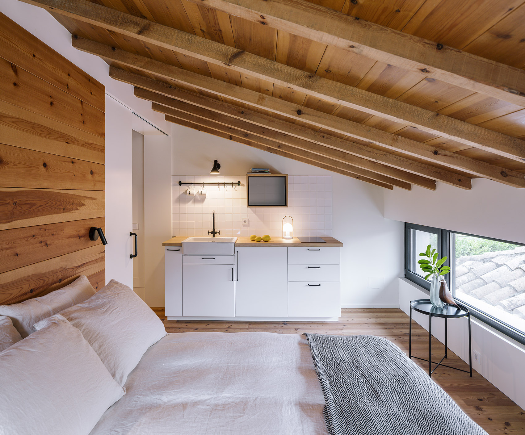 House in Güemes ,Conversion of stable into house, by Zooco Estudio - 谷德设计网